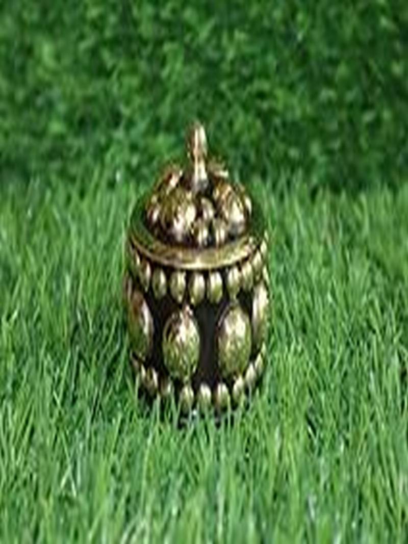 Salvus Handmade Brass Golden Big Dot Design Sindoor Dibbi Women Sindoor ...