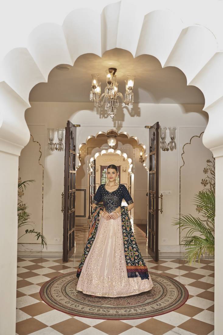 LIGHT PINK THREAD AND SEQUINS EMBROIDERED GEORGETTE FESTIVE & PARTY ...