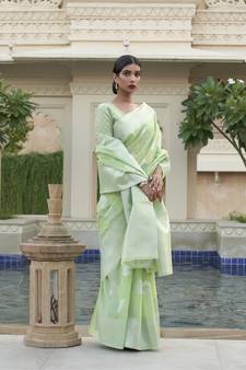 Green Saree @ Mirraw.com