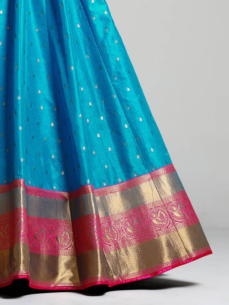 Get the stunning look by dressing up with latest trendy Firozi and Rani ...
