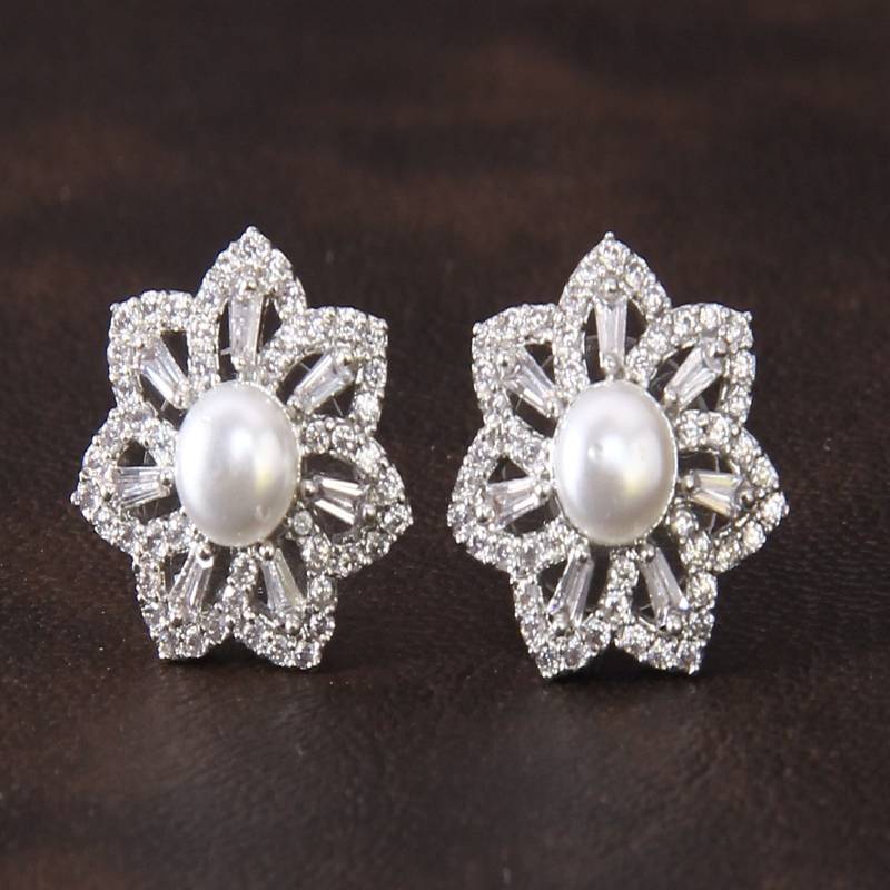 White studs - POOJA CREATION - 4125966