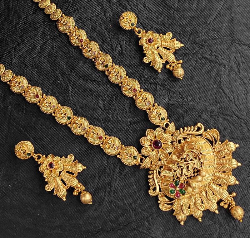 GOLD PLATED NECKLACE SET IN FANCY DESIGN - POOJA CREATION - 4127991