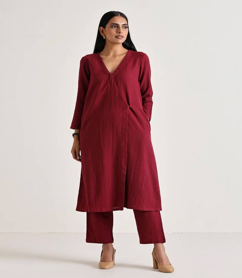 Maroon Angrakha Kurta Set - TRUEBROWNS LIFESTYLE PVT. LTD. - 4139501