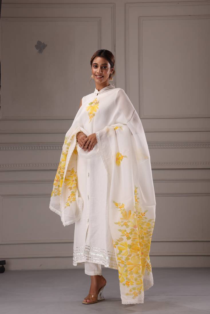 Geroo Jaipur Off-White Hand Painted Organza Dupatta With Crochet Lace ...