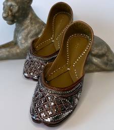 FITOOR : Hand embroidery Punjabi Jutti - BROWN - Mukaish work on leather base - Pixie Pearlz ...