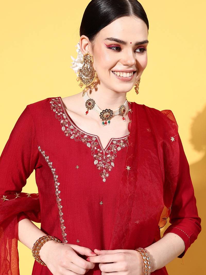 Red Colour Beautiful Girlish Ethnic Salwaar Kameez For Party Looks ...
