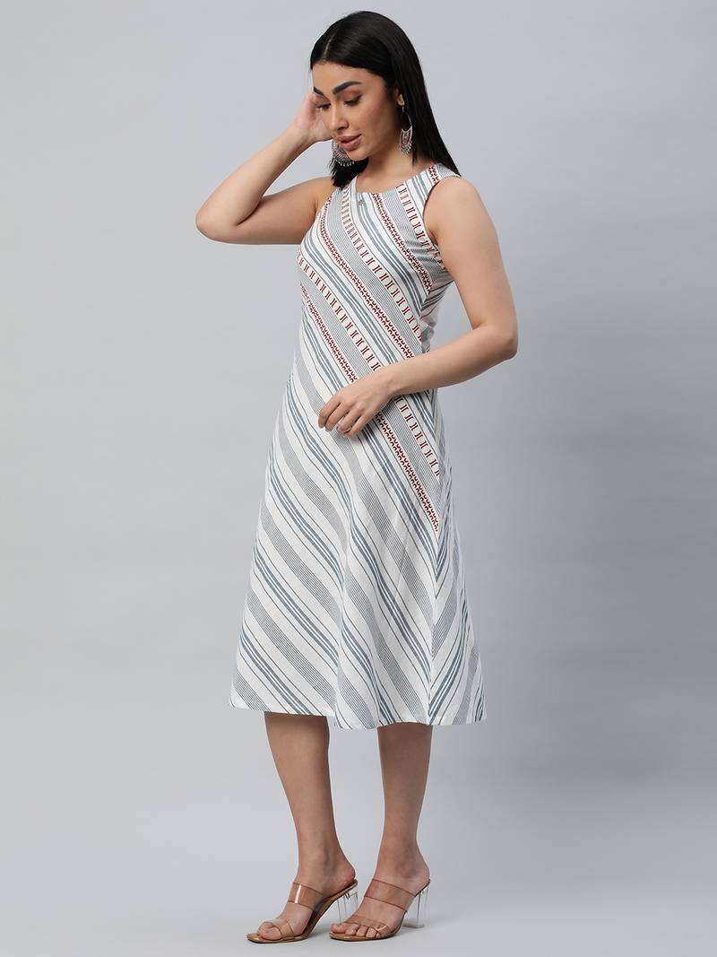 A diagonal pattern stripe dress with block placement detail. - Kami ...