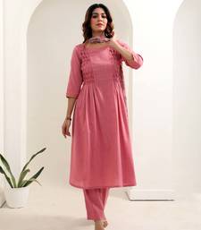 Pink smoking suit set - Anecdotes - 4291709