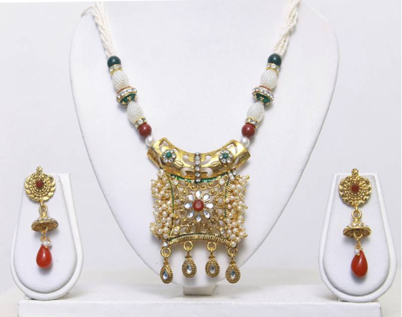 Traditional designer & fancy gold color bridal jewellery neckles set ...
