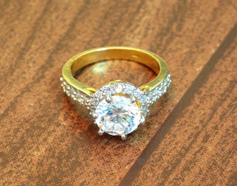 SOLITAIRE GOLD PLATED ring - Elegant Elements - 311172