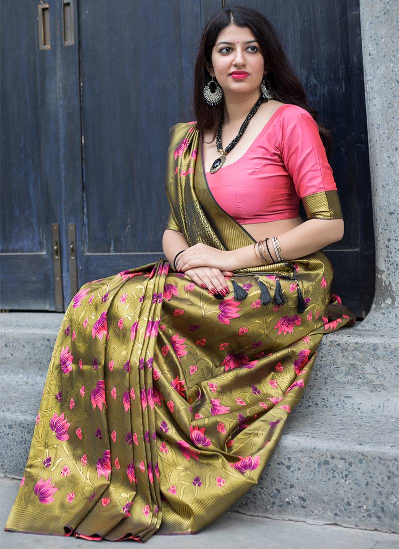 Mehendi woven art silk saree with blouse - Monjolika - 2787057