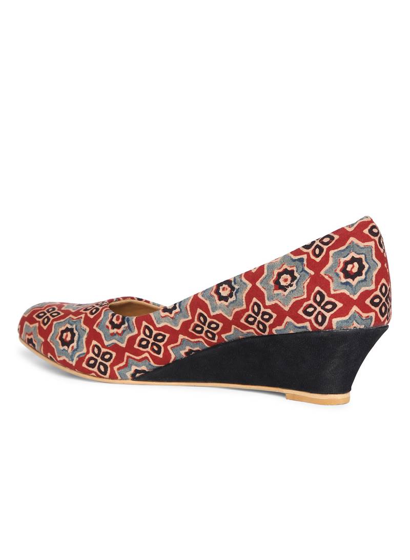 Kanvas Multicolor Wedges Low Heel Sandal For Women - KANVAS - 2814448