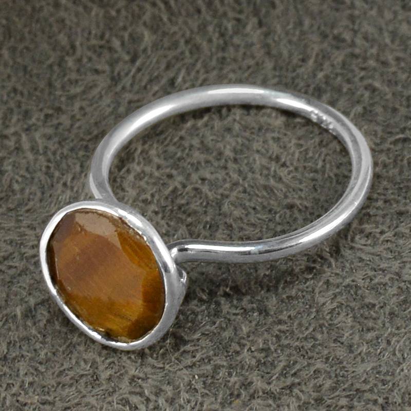 Brown crystal rings - Rituu Agarwal - 2826482