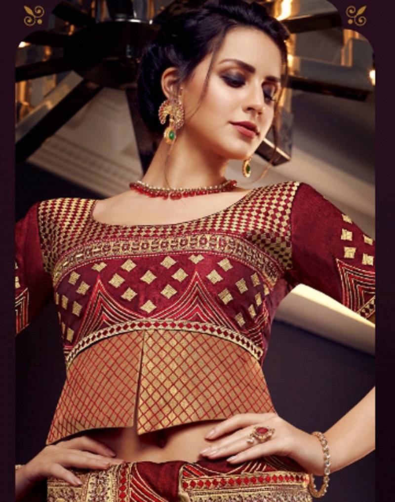 Brown embroidered silk blend saree with blouse - DesiButik - 2894827