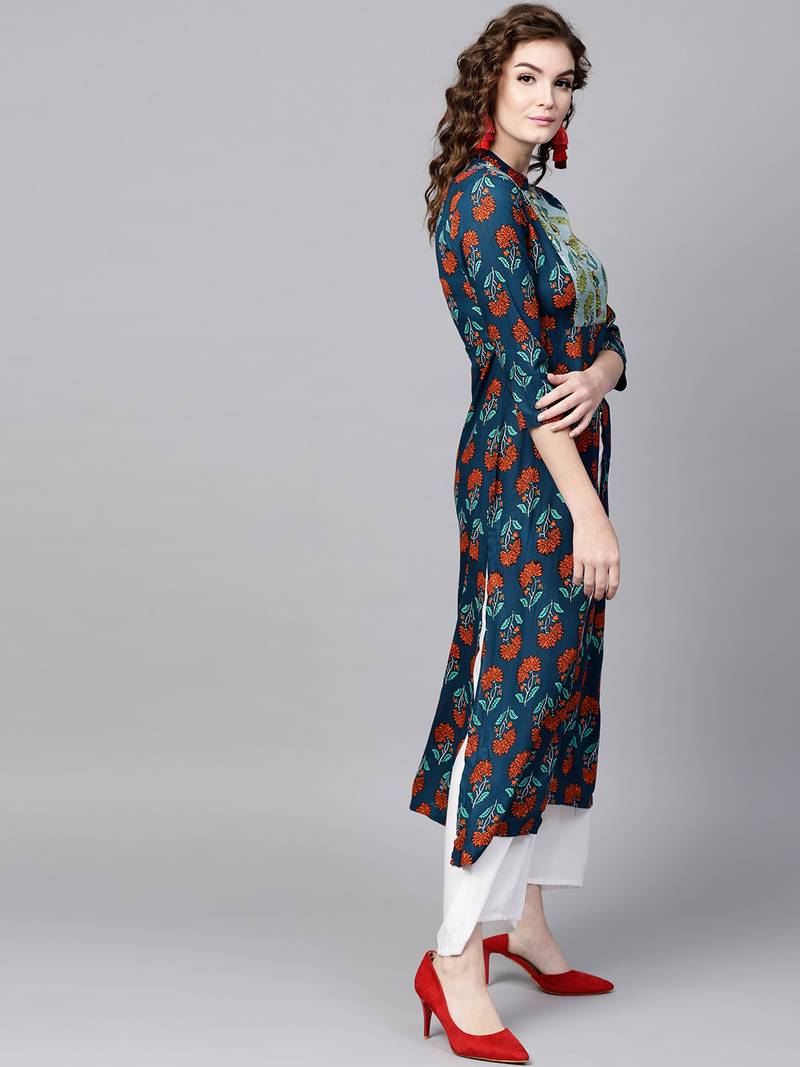 Blue floral print Front & Side Slit Kurta - SASSAFRAS - 2935088