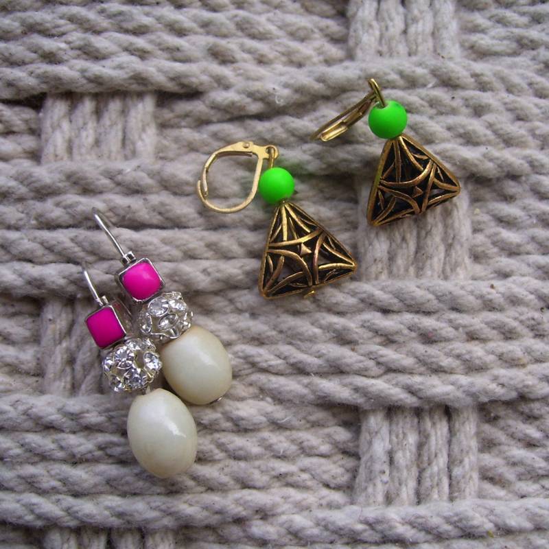 pack of 2- lovely neon danglers - Anetra - 42443