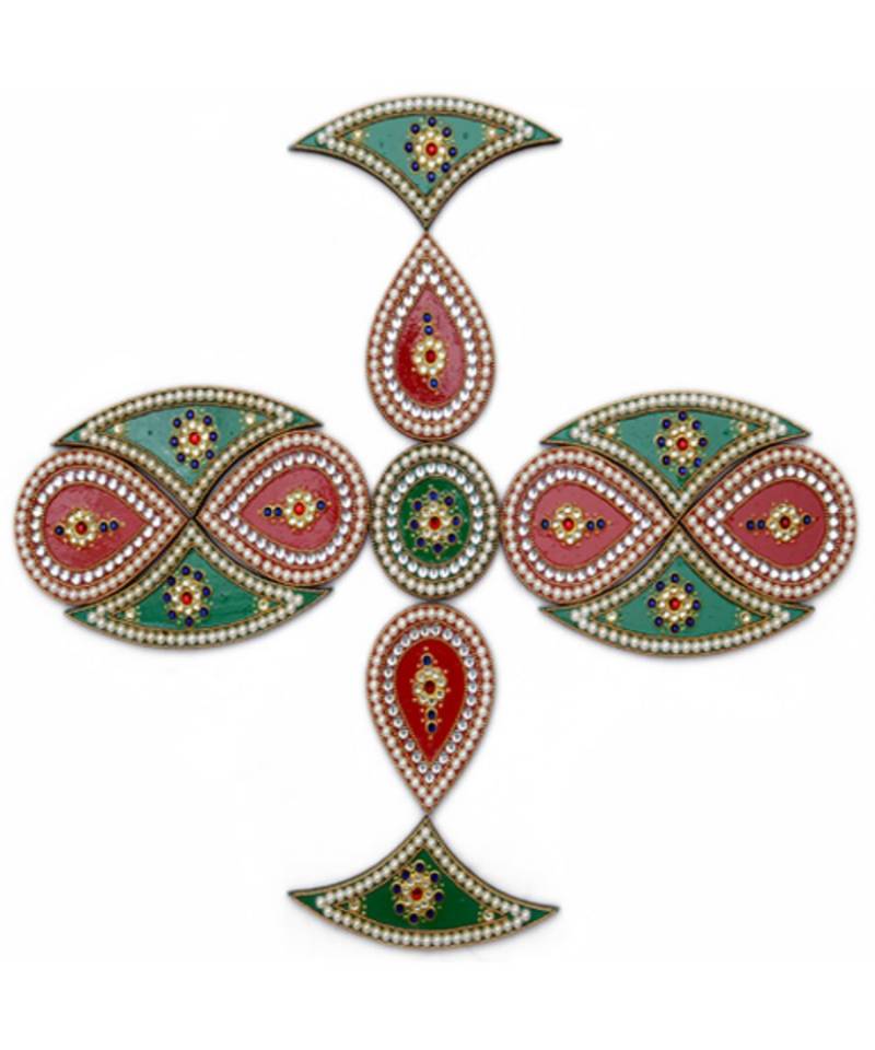 Red, Green colour Wood and Stone art Round, Leaf and Curve Triangle ...