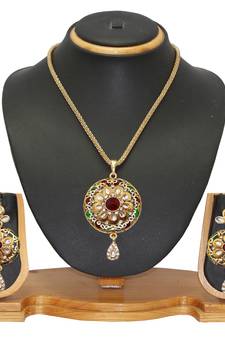 Pendants: Shop Pendant Jewellery Online for Women | Mirraw
