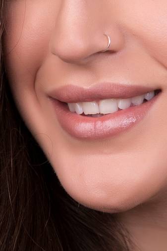 Buy Indian Nose Ring Online | Designer Nose Pins | Nose Jewelry