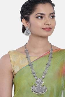 Shop Designer Silver Jewelry for Women Online | Mirraw